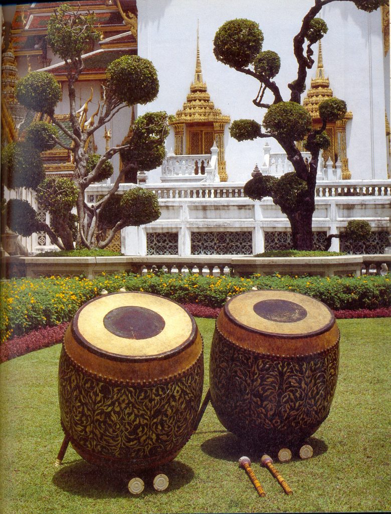 กลองทัดฝังลายมุก - ห้องสมุดดนตรีสมเด็จพระเทพรัตน์